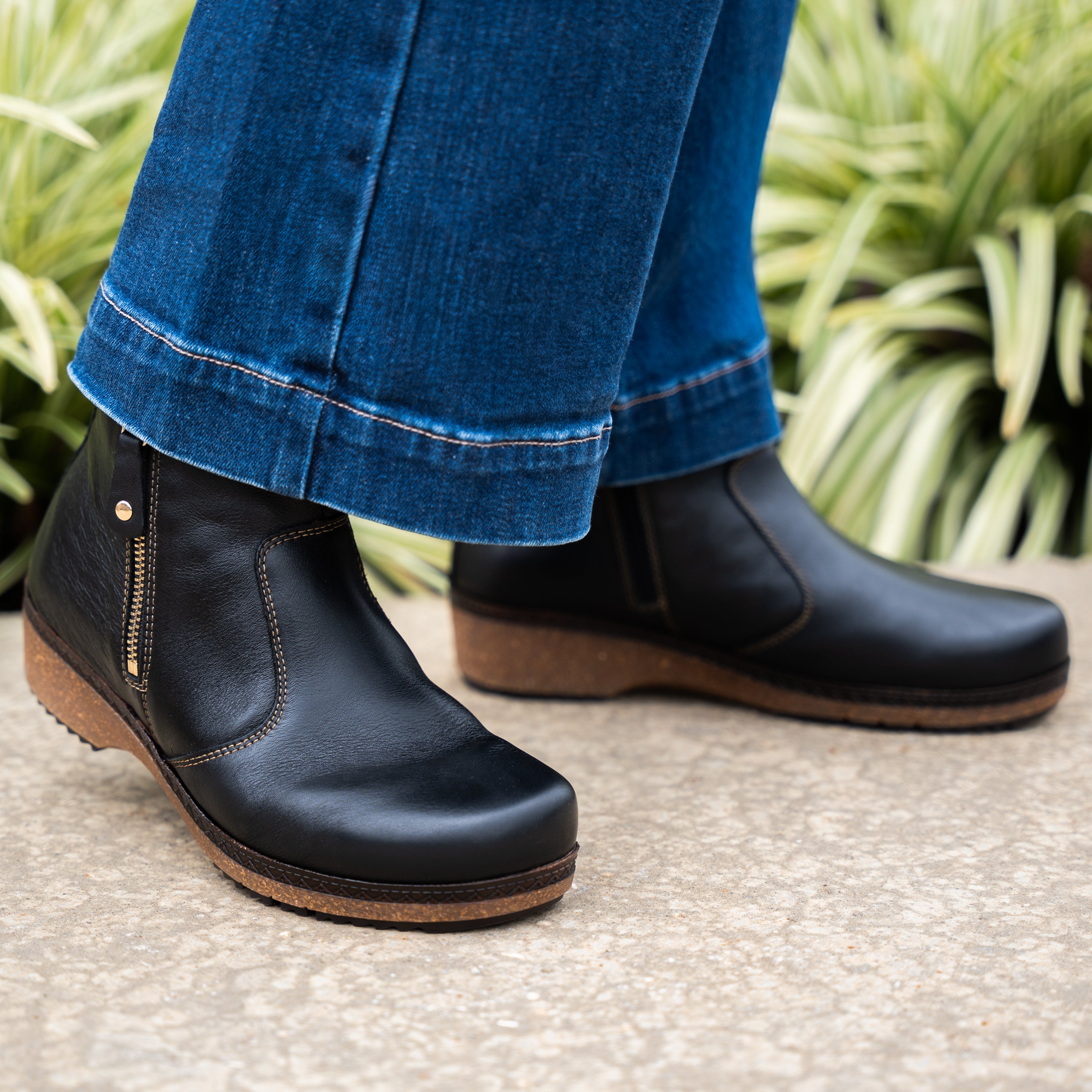 Shop Boutique Womens Shoes & Accessories Online | Plum Bottom