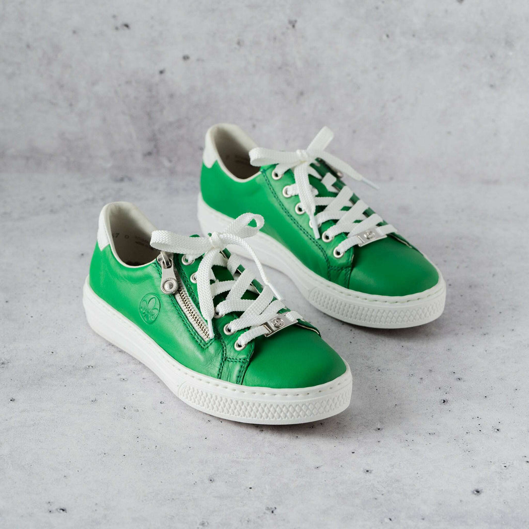 Sneakers – Plum Bottom